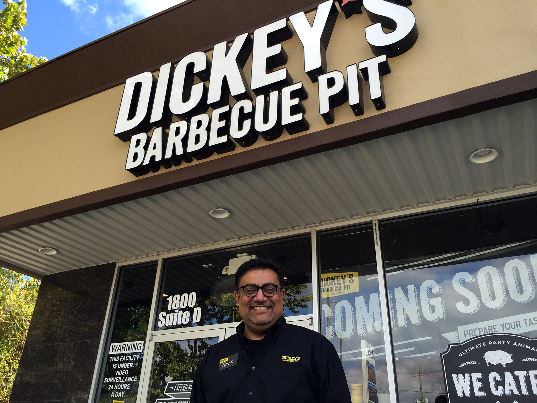 Dickey’s Barbecue Pit Opens New Location in Kingwood, TX